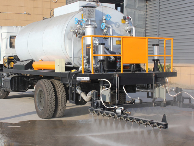 Wholesale HOWO Road Asphalt Spraying Tank Truck (Asphalt Tank 8000 ...