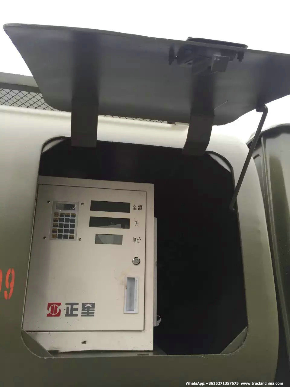 Wholesale Dongfeng off Road 8000L 6X6 Fuel Tanker Truck for Sales in ...