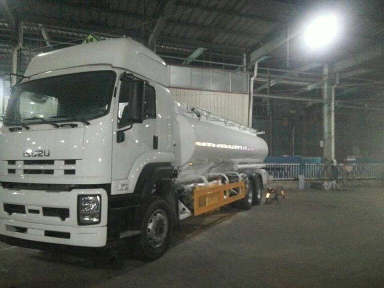 Wholesale Isuzu VC46 GIGA Fuel Oil Diesel Bowser Tanker Truck 20 ...